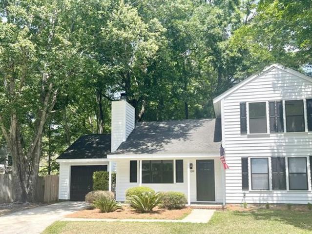 109 Edgewood Ln, Goose Creek, SC 29445