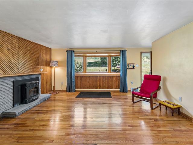 109 Elm Ln