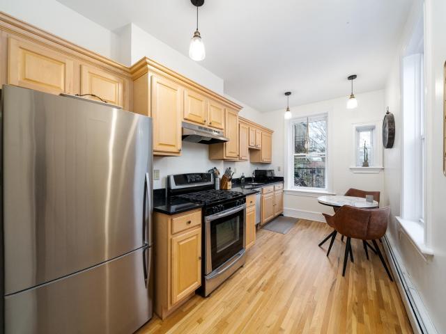 109 Erie St # 3R