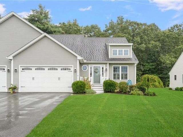 109 Fox Hollow Rd, North Kingstown, RI 02852