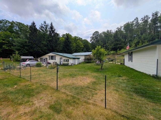 109 Forest Trl, Leroy, MI 49655