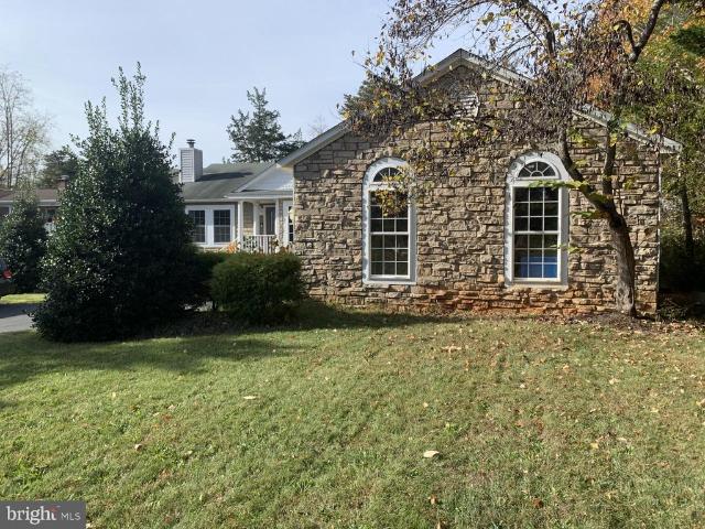 109 fairfax ln