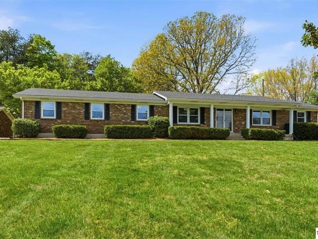 109 Fireside Dr, Brandenburg, KY 40108