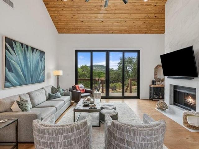 109 Freedom Dr, Wimberley, TX 78676