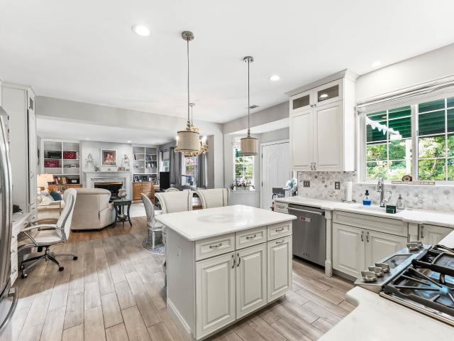 109 Frenchman Dr