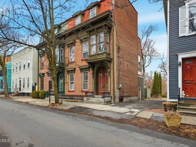 109 Front St, Schenectady, NY 12305