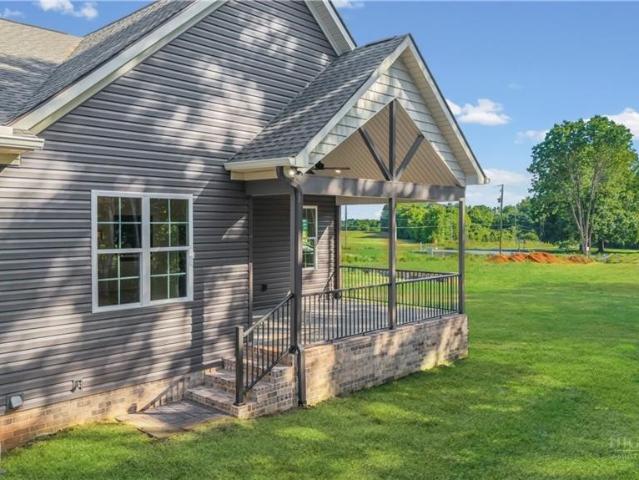 109 Frost Road