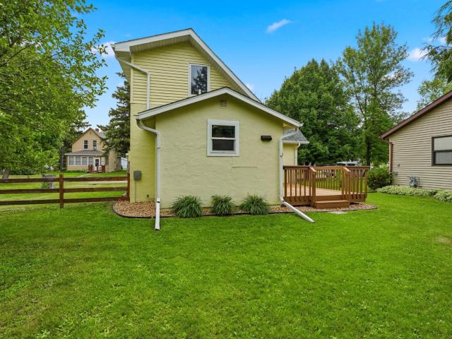 109 Kneale Avenue S