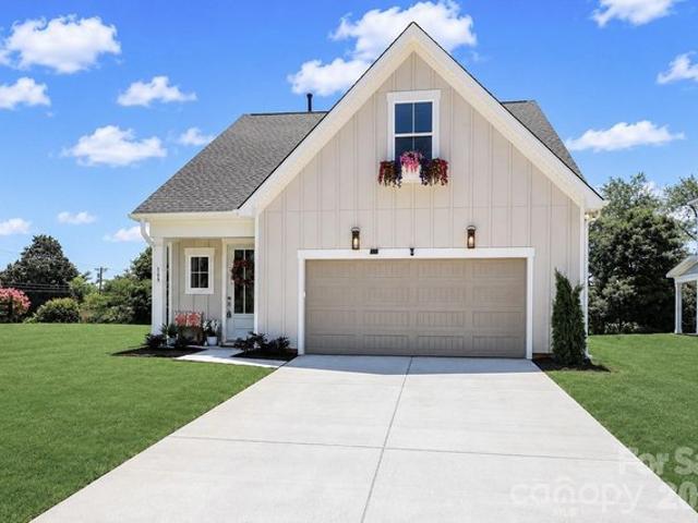 109 Honeycomb Ct, Statesville, NC 28625