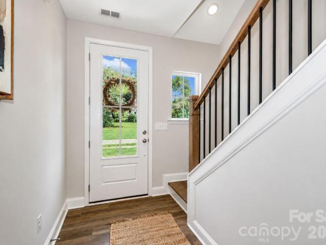 109 Honeycomb Court