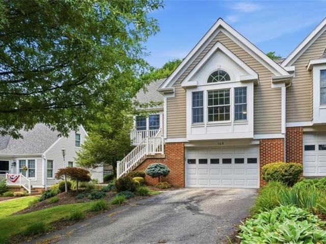 109 Horseshoe Cir E, Canonsburg, PA 15317