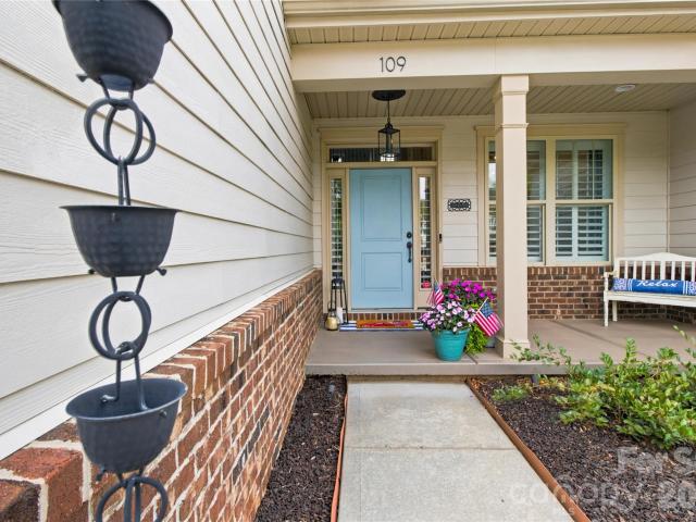 109 Heron Cove Loop