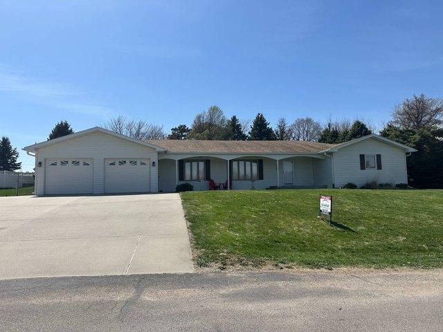 109 Hillside Dr, Hadar, NE 68701