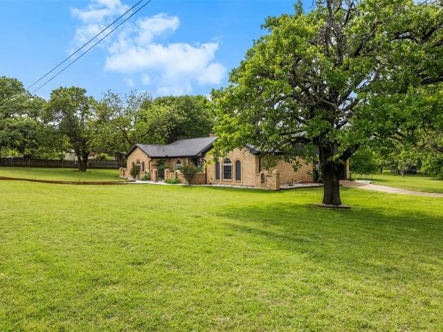 109 Hillside Dr W, Burleson, TX 76028 | MLS #21231 | Compass