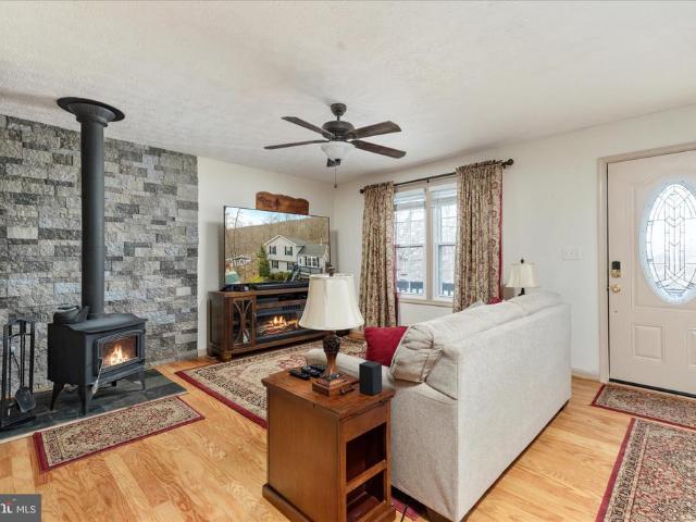 109 Huron Trail