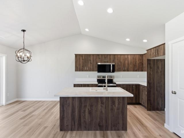 109 Idalou Way