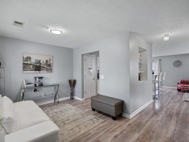 109 Ivy Hill Ln