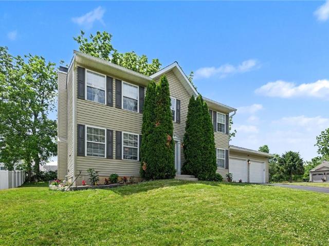 109 James Place