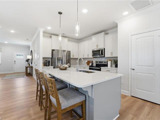 109 Oakdale Forest Lane