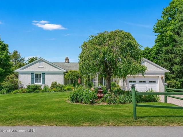 109 Old Orchard Rd, Waverly Township, PA 18411