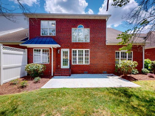 109 Overbriar Drive NW