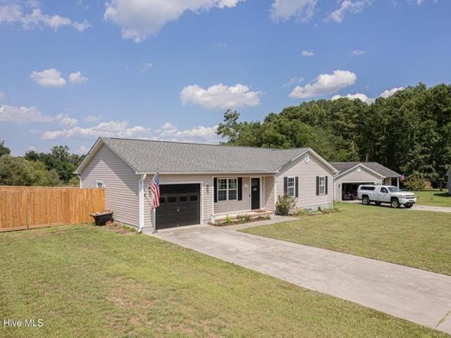 109 Lois Ct, Richlands, NC 28574