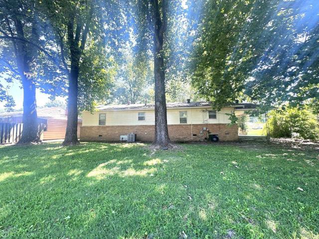 109 Lombardy Ln