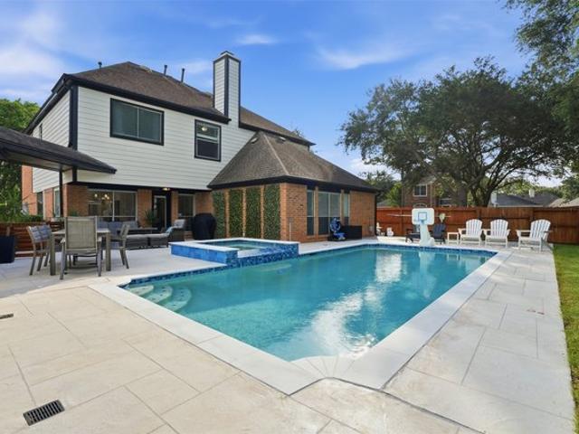 109 Laguna Pointe Dr, League City, TX 77573