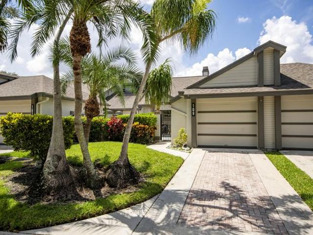109 Landings Blvd, Greenacres, FL 33413
