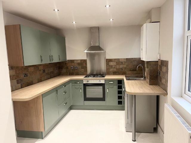 109 Lansdowne Place, Hove BN3 1 bed flat to rent £1,395 pcm £322 pw
