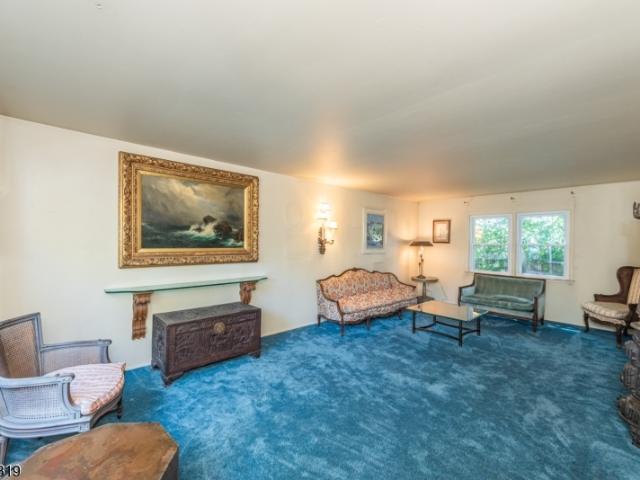 109 Leamoor Dr
