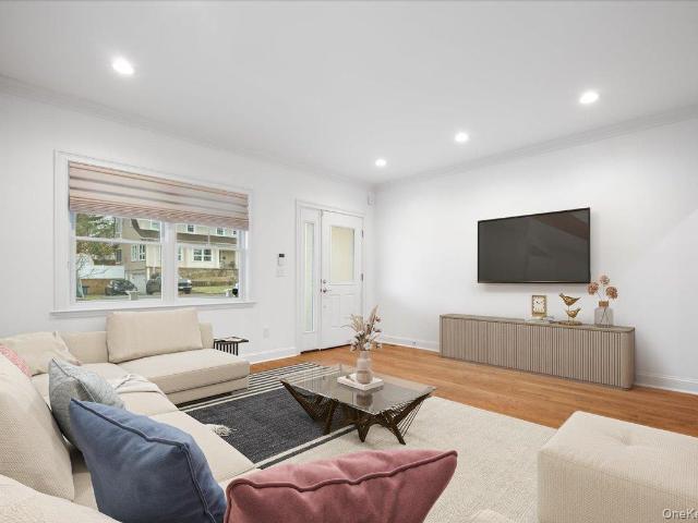 109 Lee Rd, Scarsdale, NY 10583 | MLS #983784 | Compass