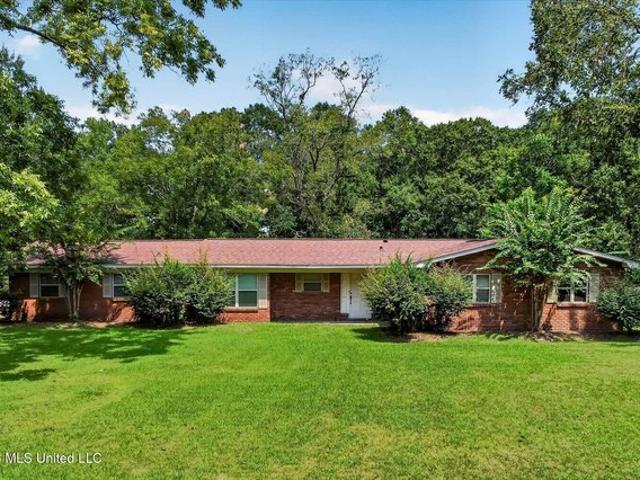 109 Lincoln Ave, Bassfield, MS 39421