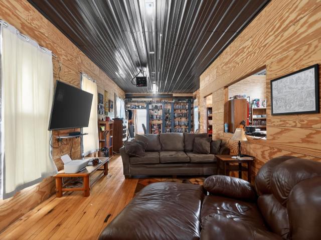 109 Lincoln Avenue