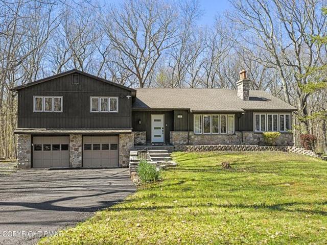 109 Luton Ct, Bushkill, PA 18324