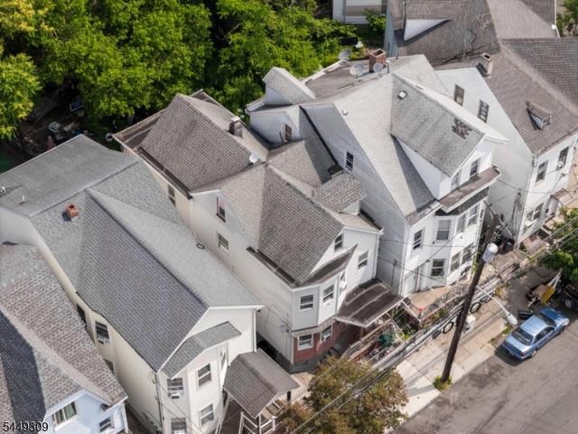 109 Lyon St