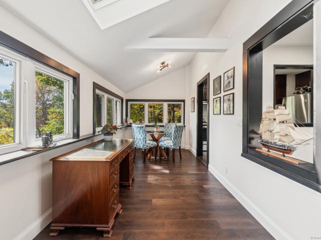109 Mountain Rd, Ridgefield, CT 06877 | MLS #24131 | Compass