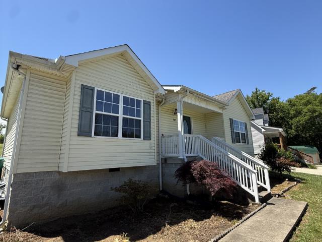109 Matthews Dr