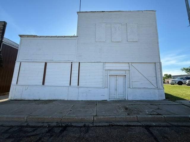 109 Main St S, McClusky, ND 58463