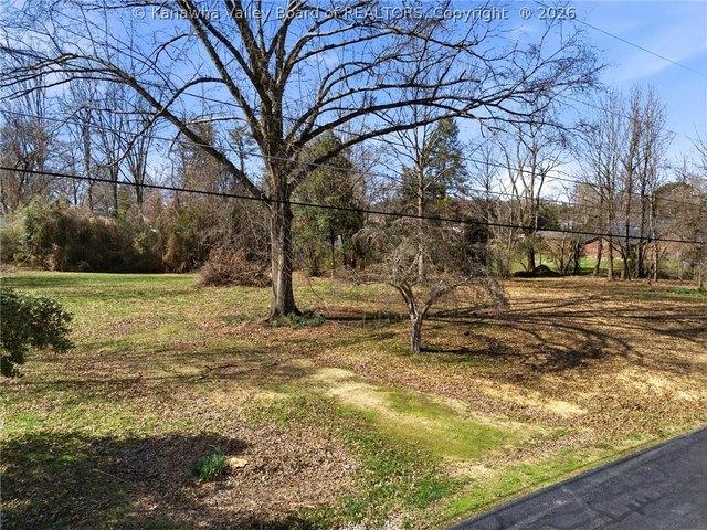 109 Maplewood Ests, Scott Depot, WV 25560