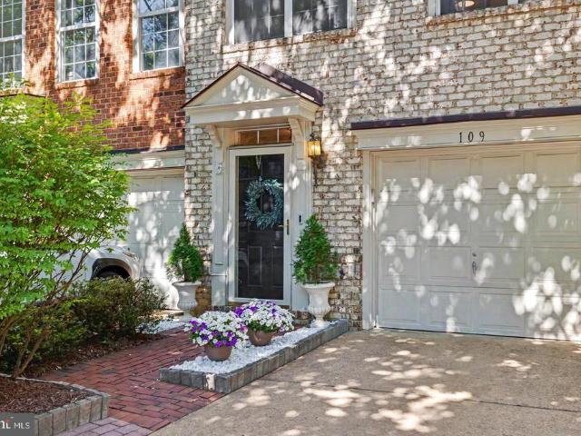 109 Martin Lane