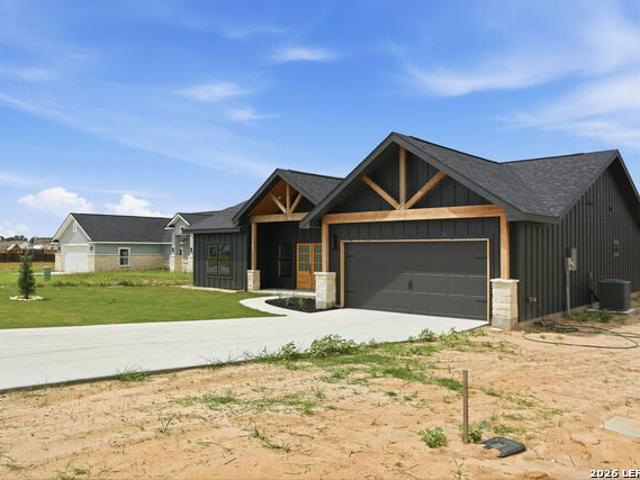 109 Merion Ln