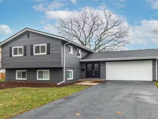 109 Mulberry Road, Deerfield, IL 60015