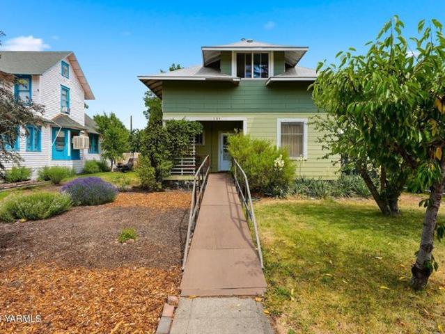 109 N 7th St, Yakima, WA 98901