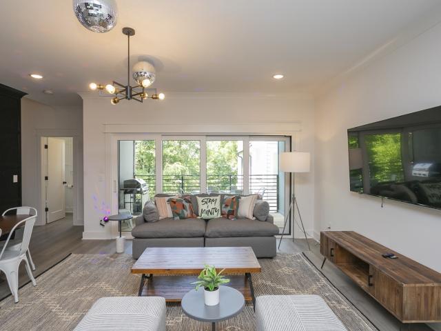 109 N 9th St # 3