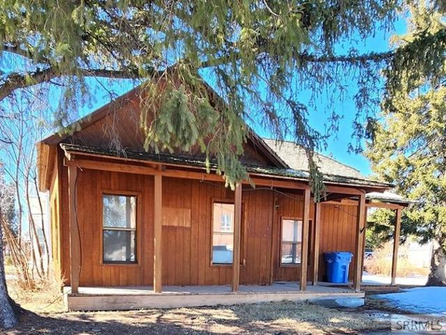 109 N 2nd W, Saint Anthony, ID 83445