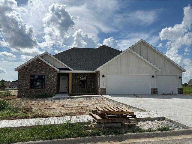 109 N Bloodhound Ave, Farmington, AR 72730