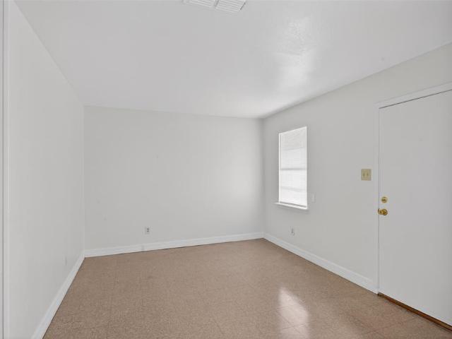 109 N Greenbrook Loop