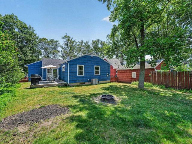 109 N Hawthorne Drive