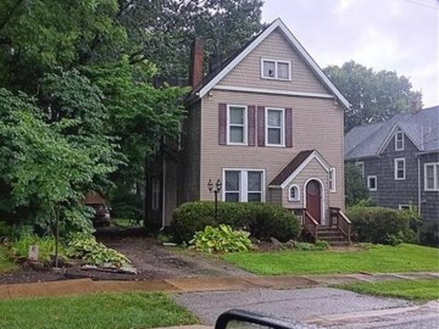 109 N Old Orchard Ave, Webster Groves, MO 63119